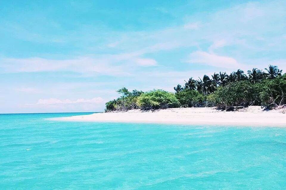 Maniwaya Beach Resort | American Institute for English Proficiency